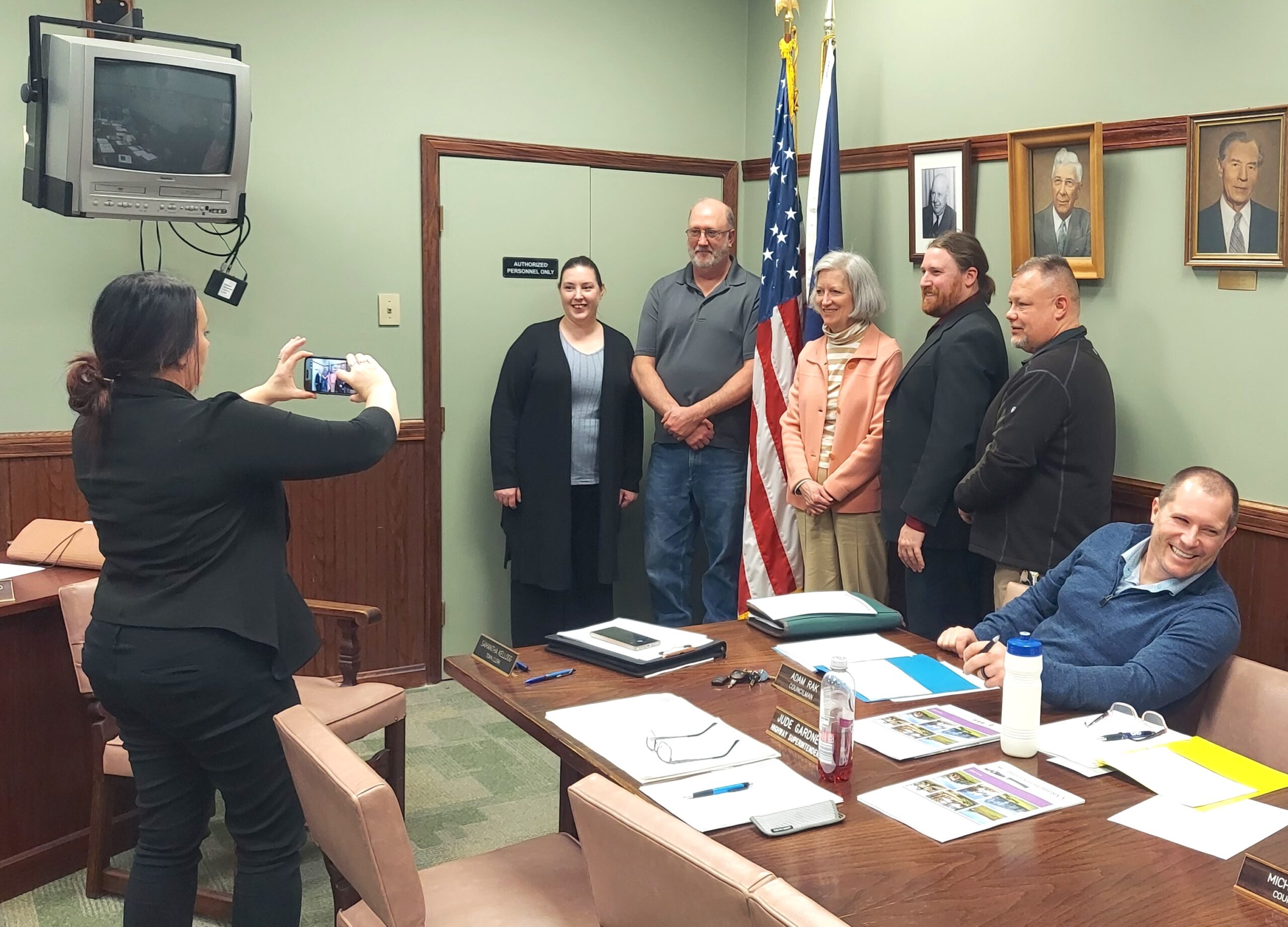 Pomfret board sets special meeting to look at town hall floor plan ...